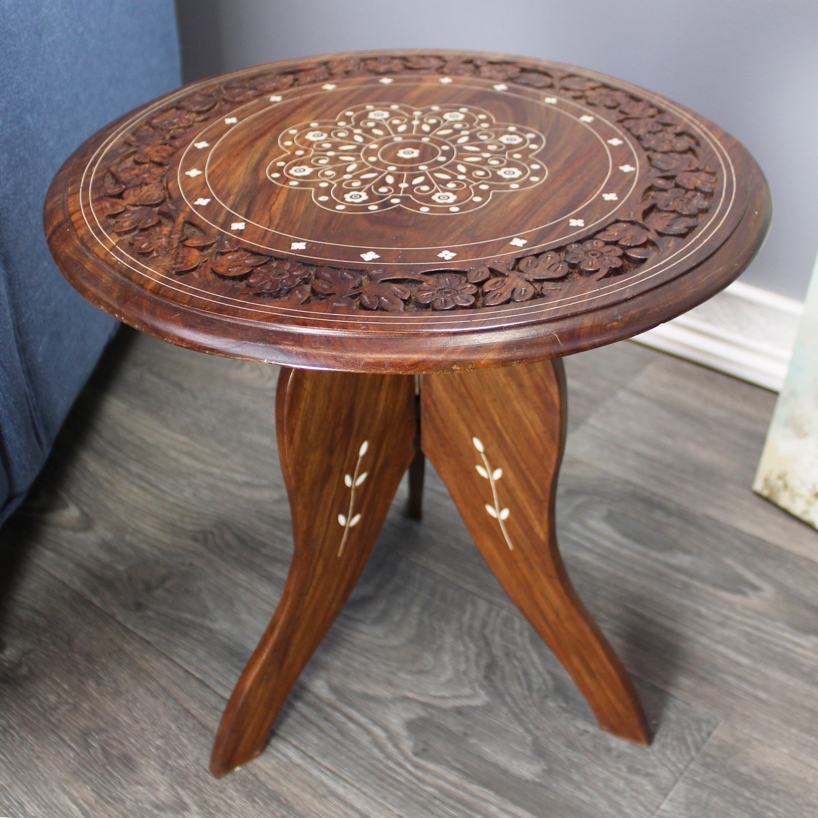 Natural Geo Handcarved Round Rosewood Decorative Accent Table – Natural ...